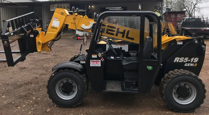 19’ Gehl Telehandler 69HP Multiple attachments such as: -Forks -skid ...